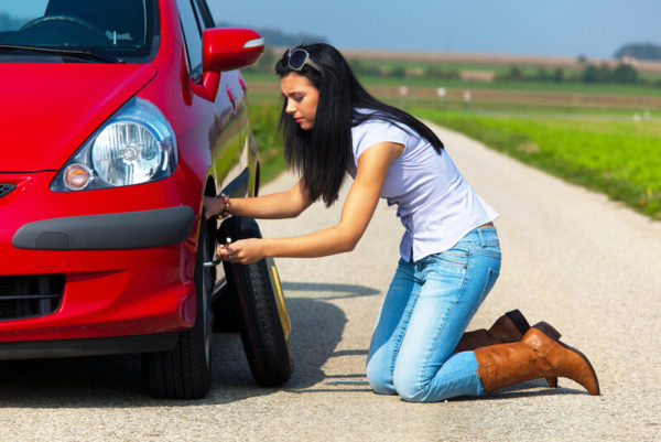 Vad ska man göra om man får punktering på bilen? | Bilregister.nu